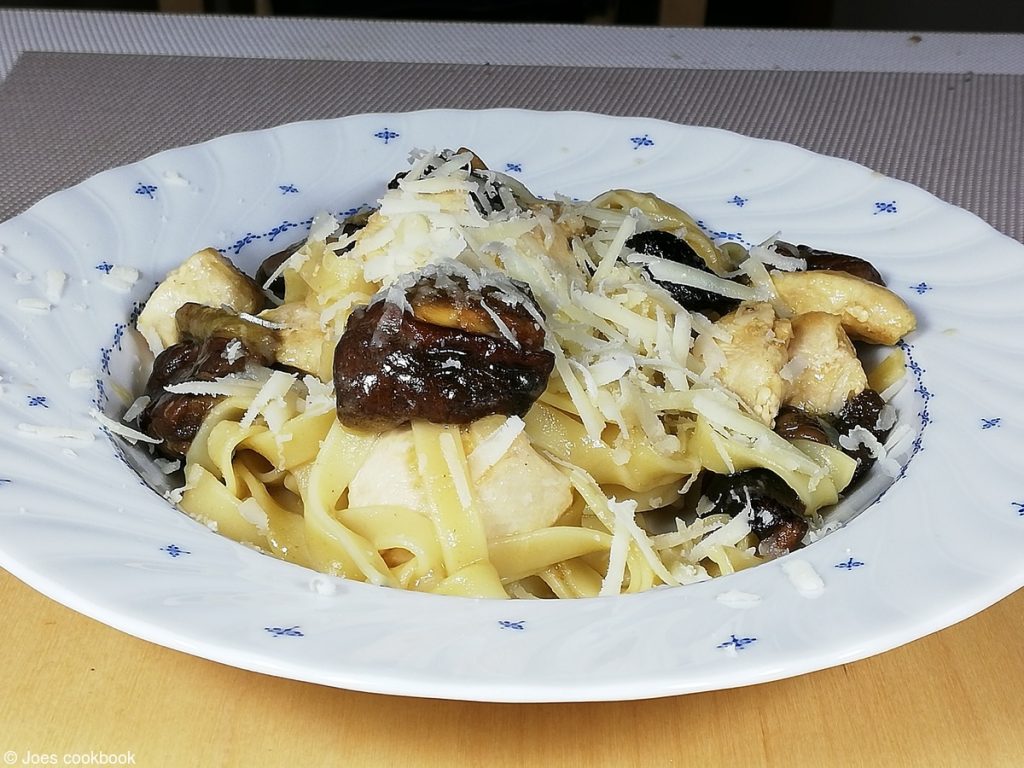 Chicken ragout with noble mushrooms – Hühnerragout mit Edelpilzen ...