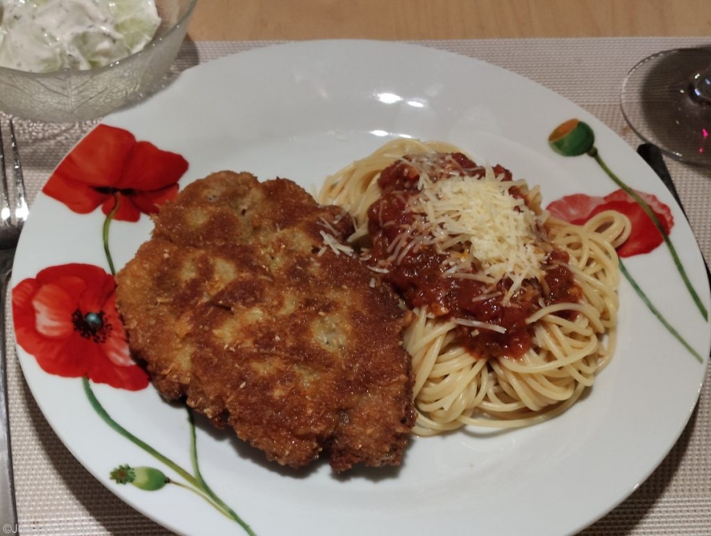 Milanese cutlet – Mailänder Schnitzel – Food and Travel