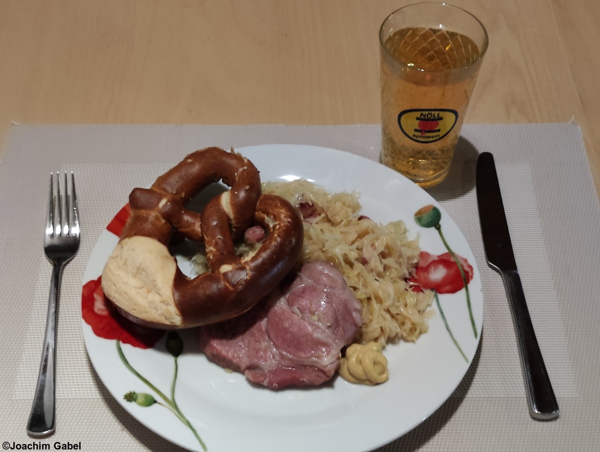 Frankfurt chops with sauerkraut – Frankfurter Rippchen mit Sauerkraut ...