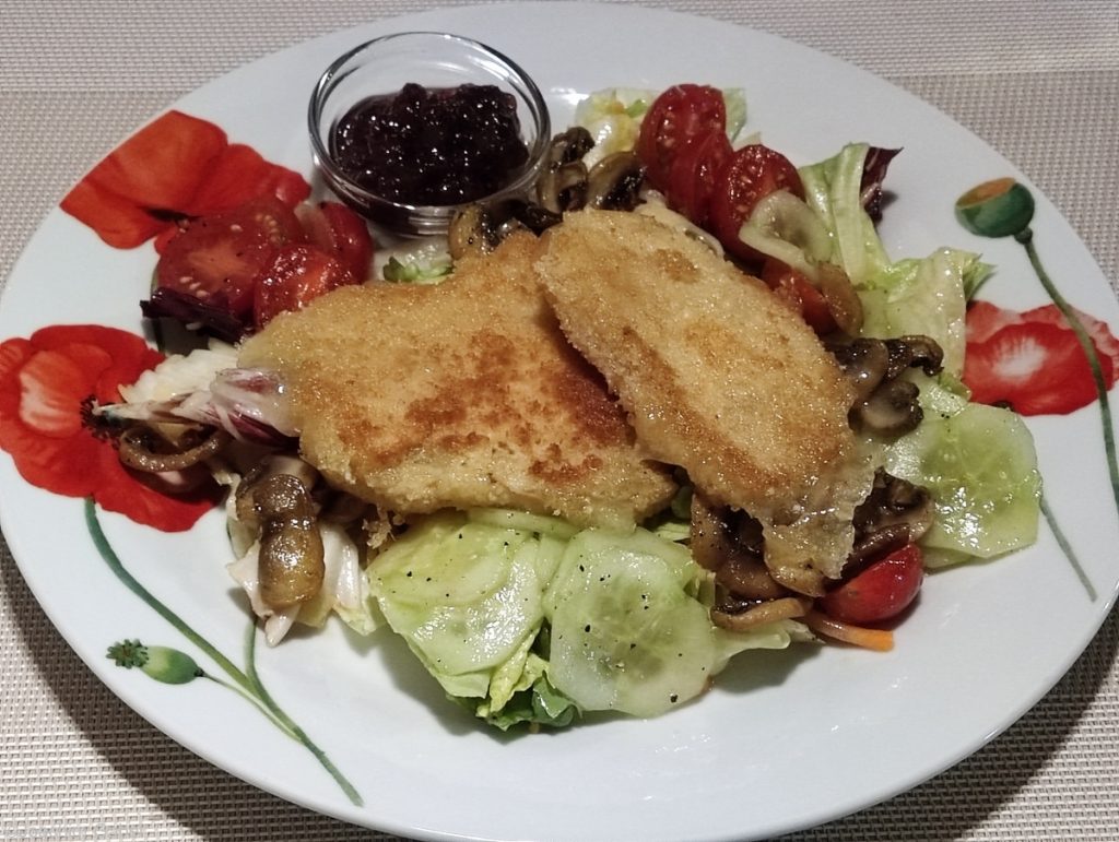 Baked hand cheese on the bed of lettuce – Gebackener Handkäse auf dem ...